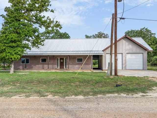 3 Golfclub Dr, Normangee, TX 77871