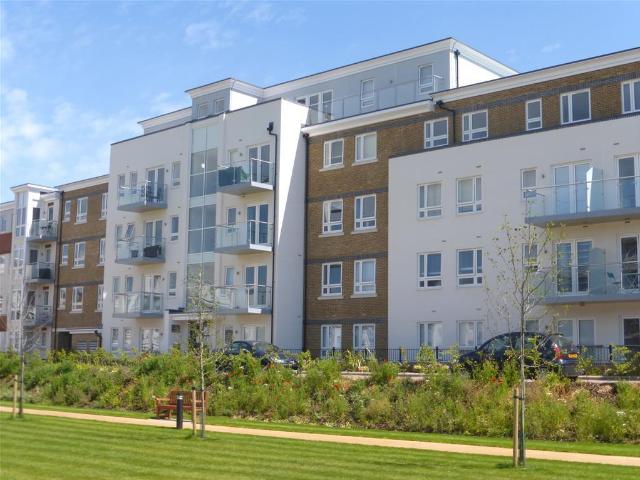 3 Grebe Way, MAIDENHEAD 2 bed apartment to rent £1,650 pcm £381 pw