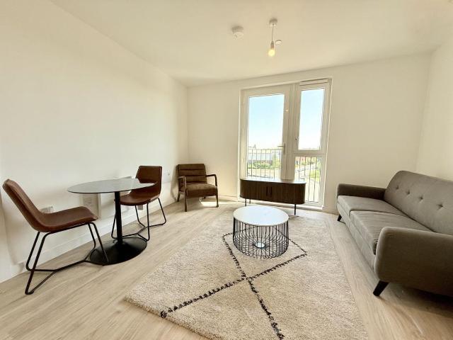 3 Griffiths Close, Balsall Heath, Birmingham, West Midlands B12, 1 bed flat to rent, £950 pcm | PrimeLocation