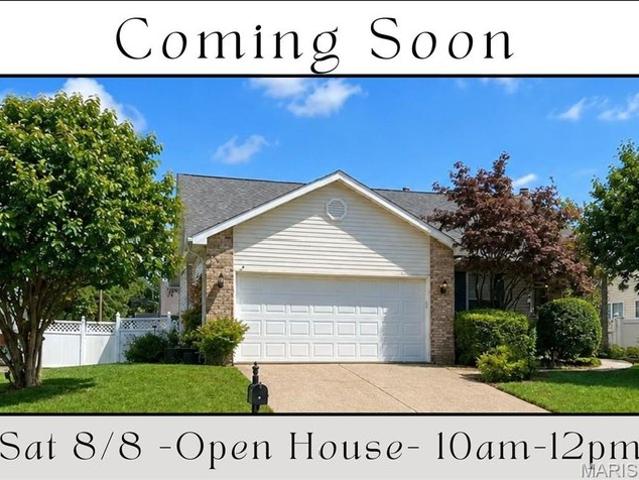 3 Huntington Place Dr, Glen Carbon, IL 62034