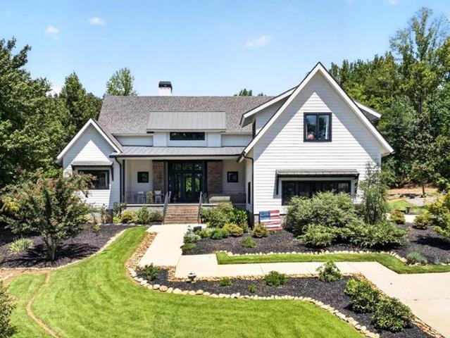 3 Hall Rd, Greenville, SC 29609