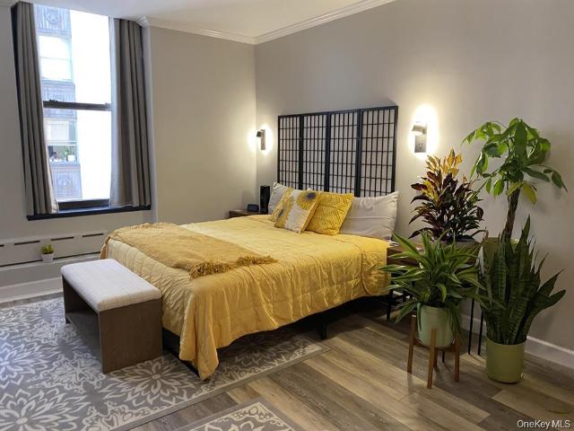 3 Hanover Square 12B
