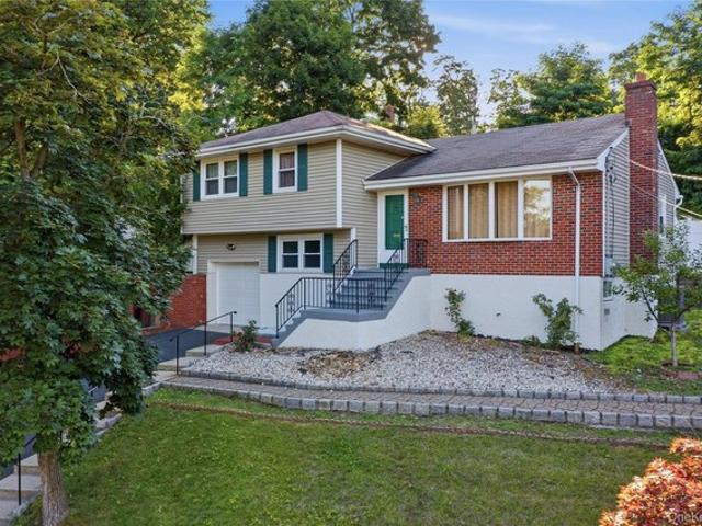 3 Hardy Pl, Yonkers, NY 10703