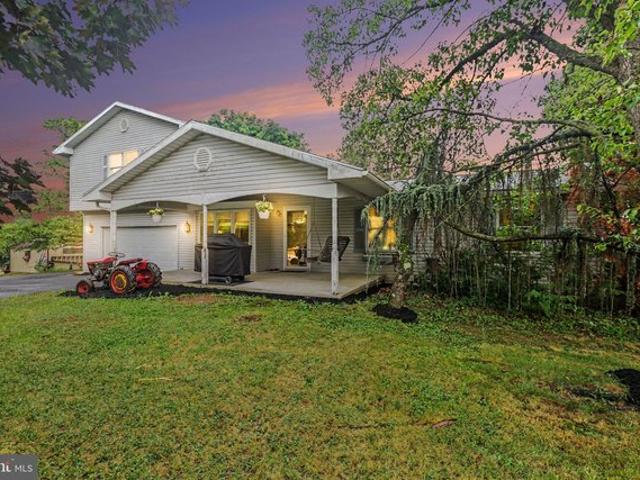 3 Hill Dr, Carlisle, PA 17013