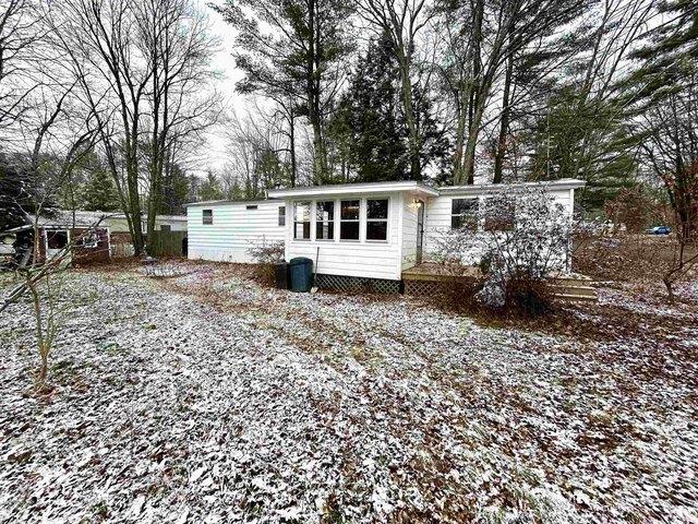 3 Hoover Cir, Loudon, NH 03307
