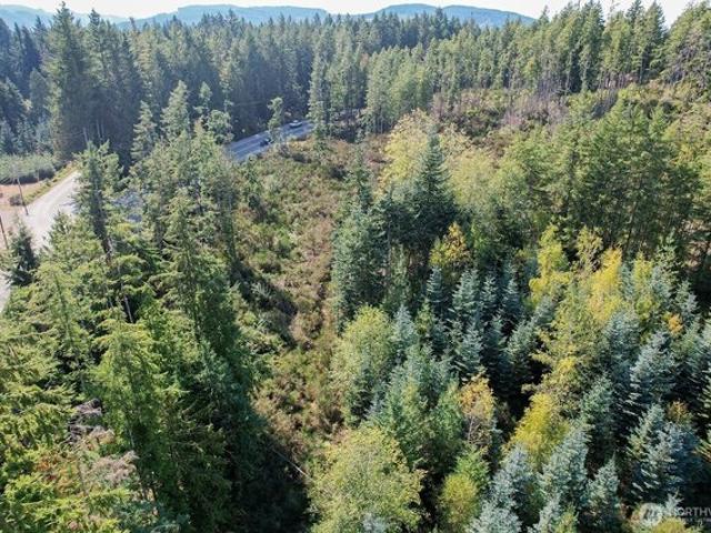 3 Holly Rd NW, Bremerton, WA 98312