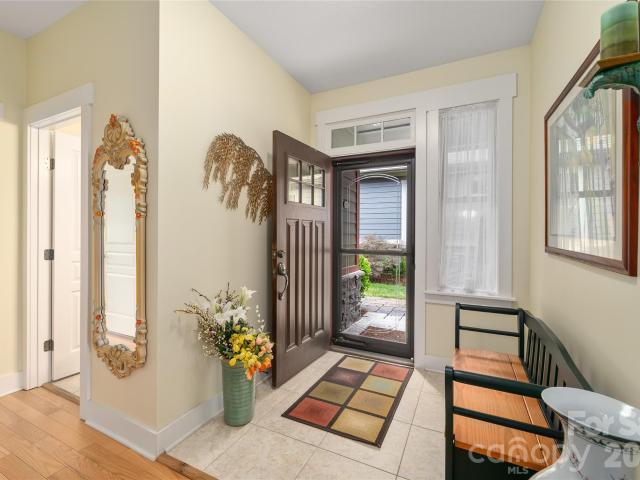 3 Holland Mountain View