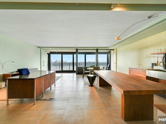 3 Horizon Road # 1030