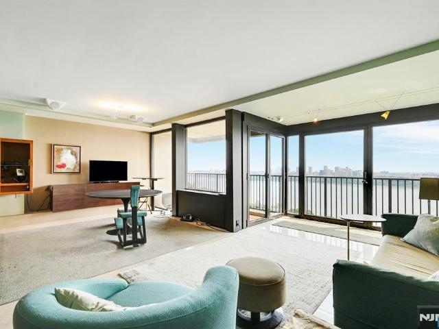 3 Horizon Road # 1033