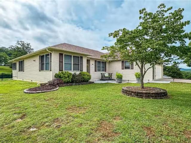 3 HORSESHOE DR, HOLIDAY ISLAND, AR 72631