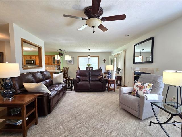 3 Horseshoe Drive
