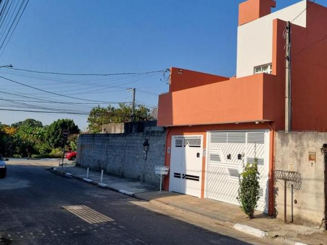 3 imóveis em 1: oportunidade para morar, investir ou gerir seu negócio