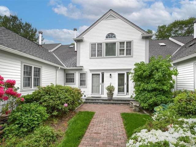 3 Ingleside Ln, White Plains, NY 10605