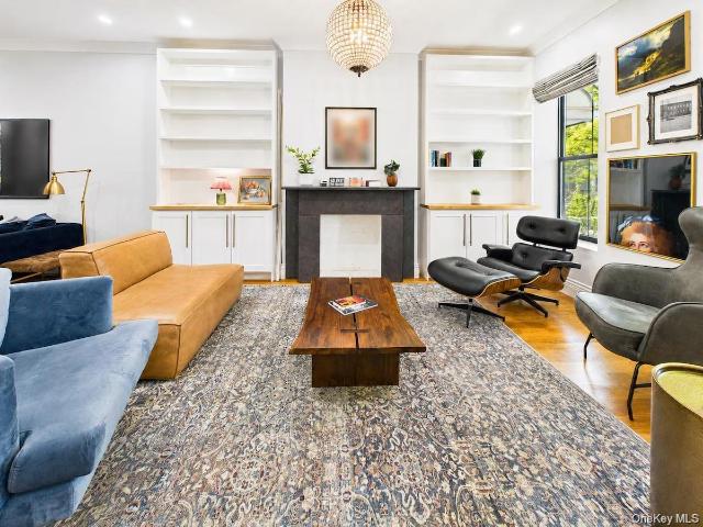 3 Jardine Place 2F