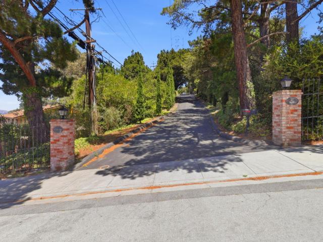 3 Kennedy Place