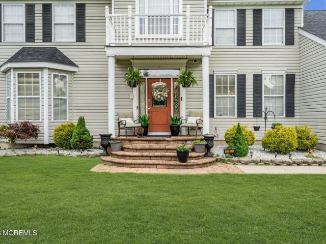 3 Kingfisher Court