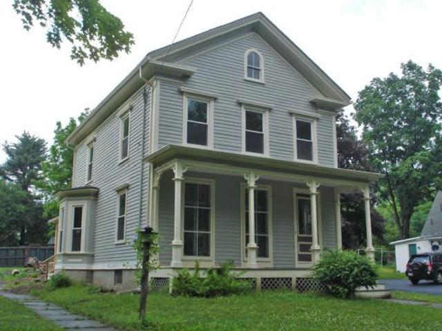 3 Kingsley Ave, Williamsburg, MA 01039