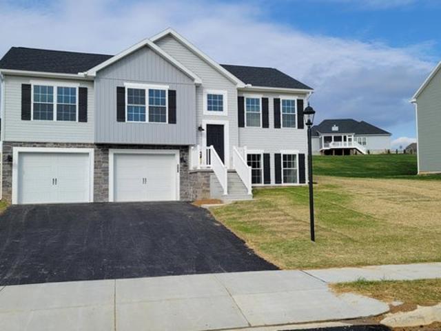 3 Kinzers Ct Unit 70, Hanover, PA 17331