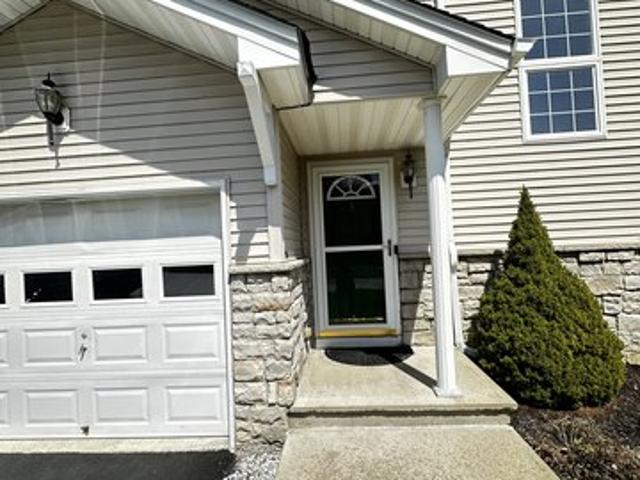 3 Kristen Ct Unit Ridgefield, Hamburg, NJ 07419