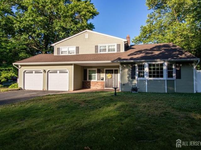3 Lycoming Ln, East Brunswick, NJ 08816