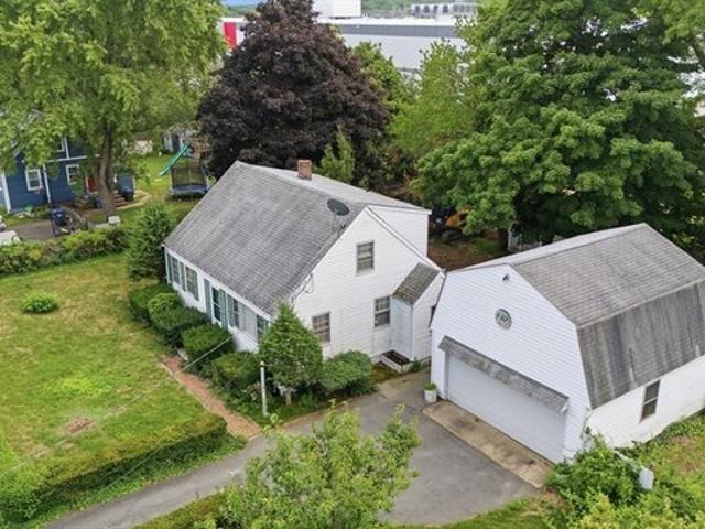 3 Lynn Ave, Plainville, MA 02762