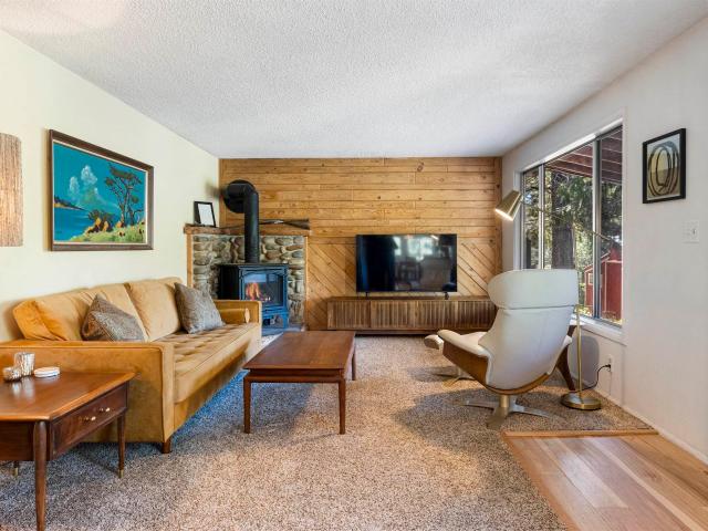 3 Laguna Place