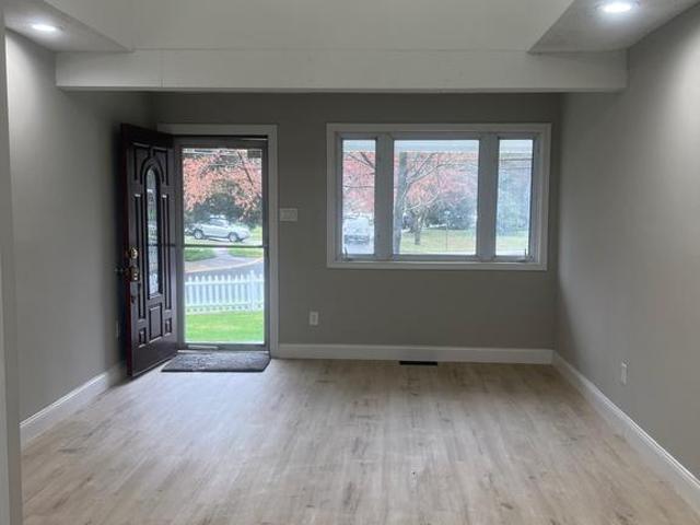 3 Lakecrest Circle