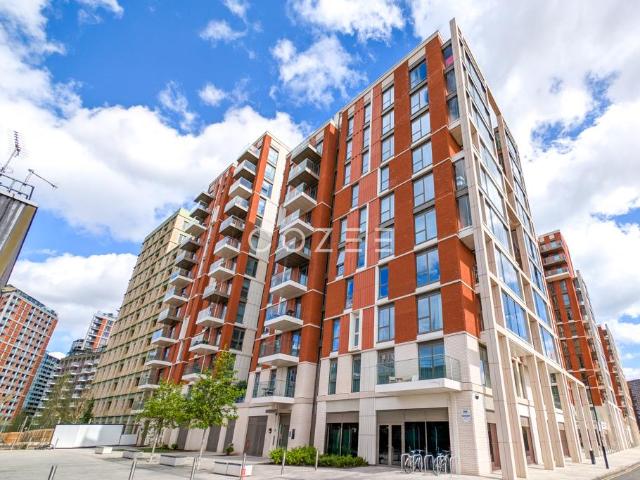 3 Lanchester Way, London SW11 1 bed flat to rent £2,800 pcm £646 pw