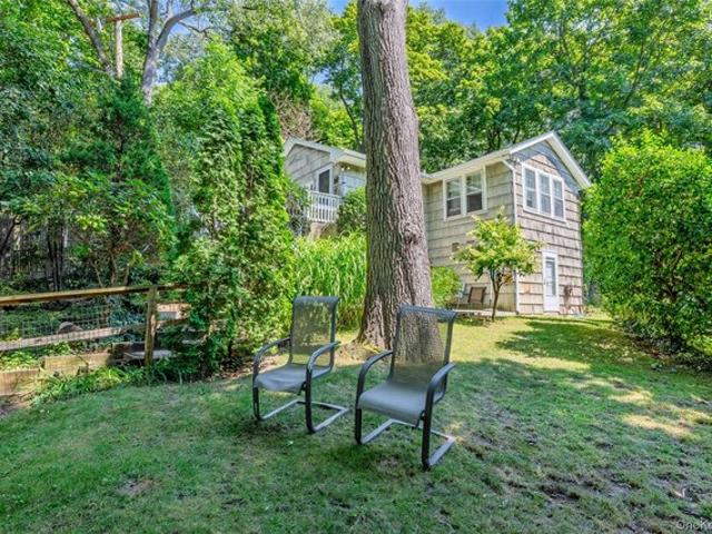 3 Lane M, Huntington, NY 11743