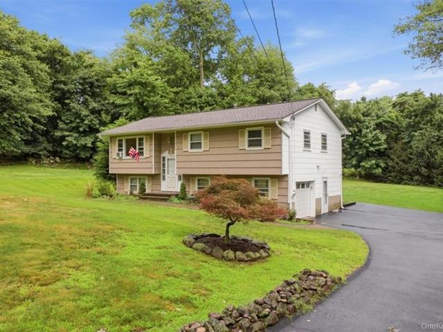 3 Larch Ct, Suffern, NY 10901