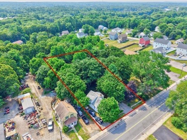 3 Lawton St, Taunton, MA 02780