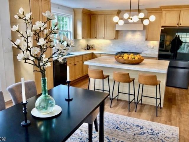 3 Laurel Pl, Glen Ridge Boro Township, NJ 07028