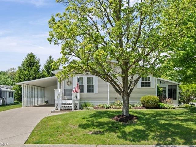 3 Lees Ln, Olmsted Township, OH 44138