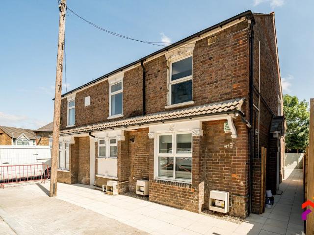 3 Leigh Street, High Wycombe HP11, 1 bed maisonette to rent, £995 pcm | PrimeLocation