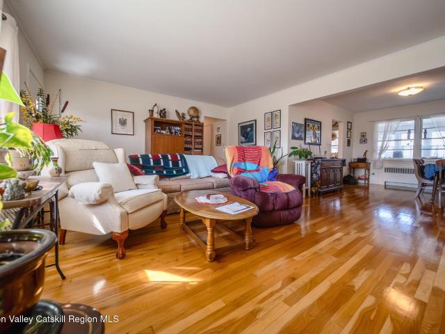 3 Lipton Street