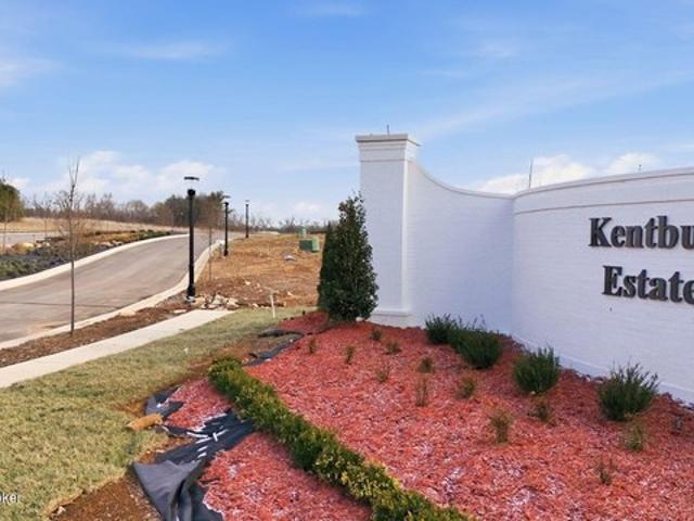 3 Littlecote Ln, Louisville, KY 40245