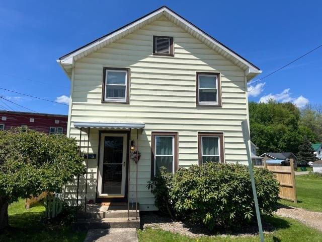 3 Locust St, Warren, PA 16365