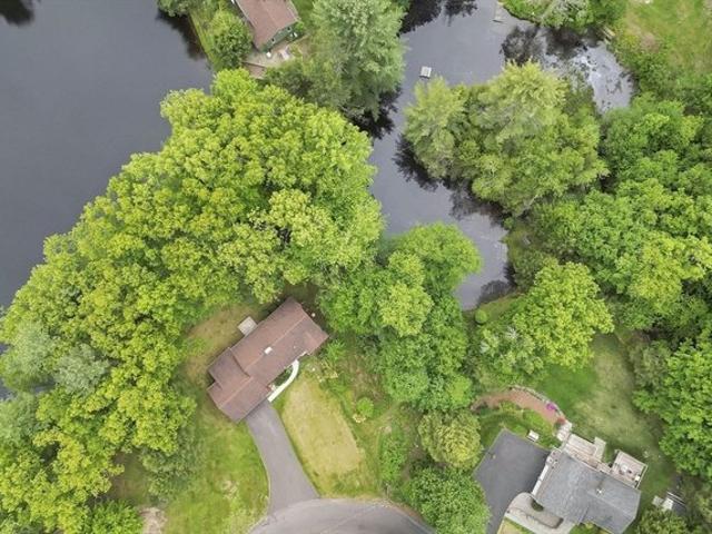 3 Logie Ln, Southwick, MA 01077