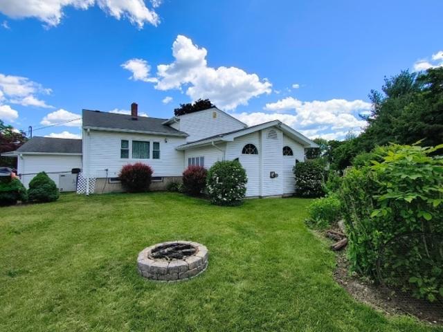 3 Lois Ct