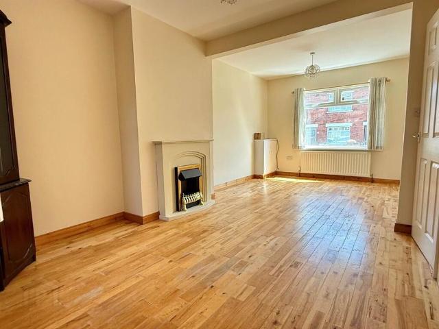 3 Loopland Parade, Belfast, BT6 9EF