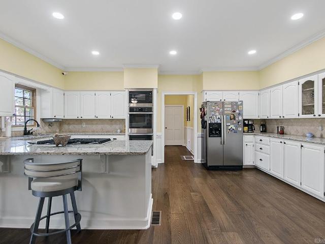 3 Longview Cove