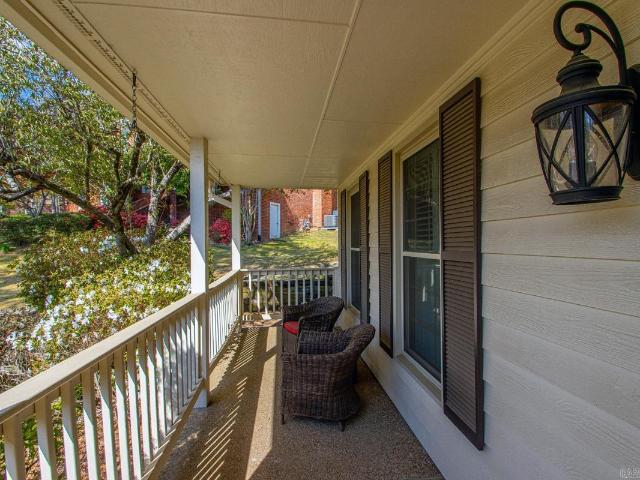 3 Longview Cove
