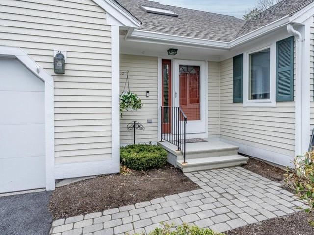 3 Longwood Rd, Mashpee, MA 02649