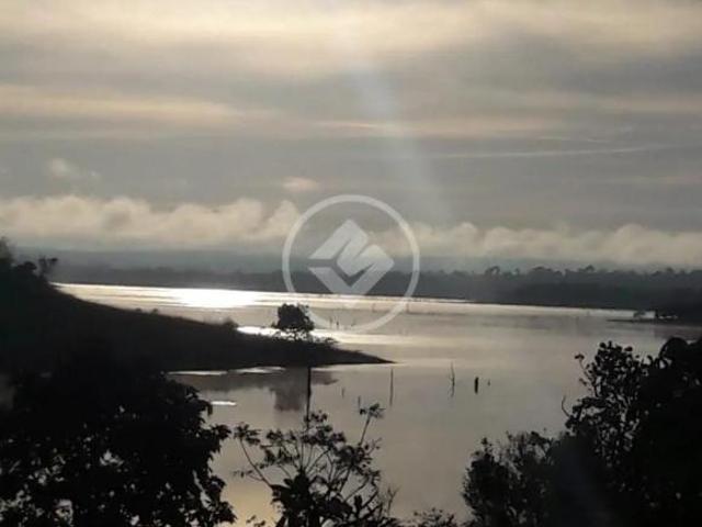 3 LOTES + CASA EM CONDOMÍNIO FECHADO LAGO DO MANSO R$420.000,00