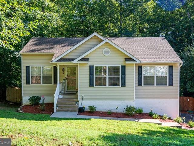 3 Palm Dr, Fredericksburg, VA 22405