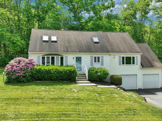 3 Paul Ave, Derry, NH 03038