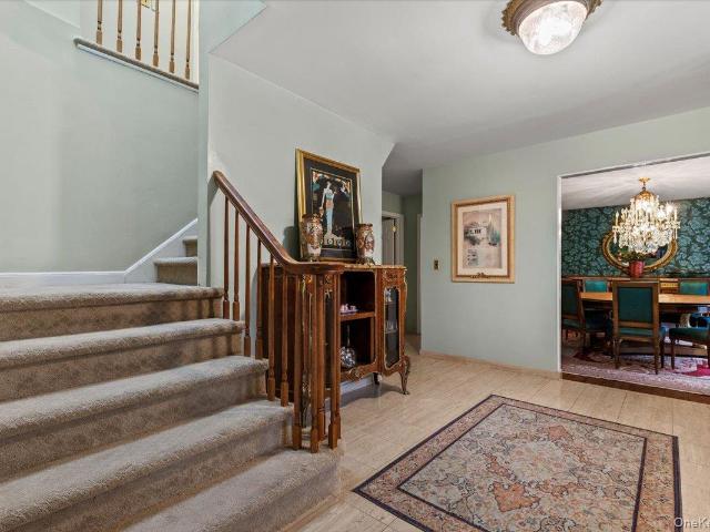 3 Penny Ln, Scarsdale, NY 10583 | MLS #974412 | Compass