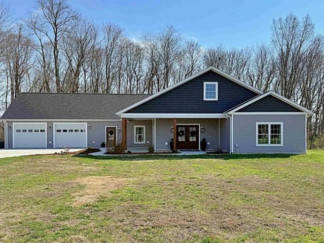 3 Persimmon Ln, Loogootee, IN 47553