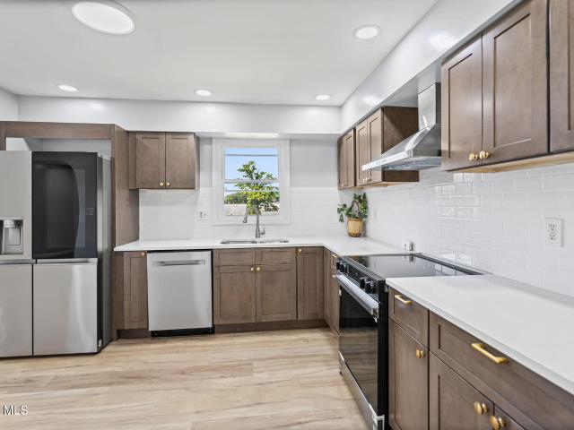 3 Petalas Drive