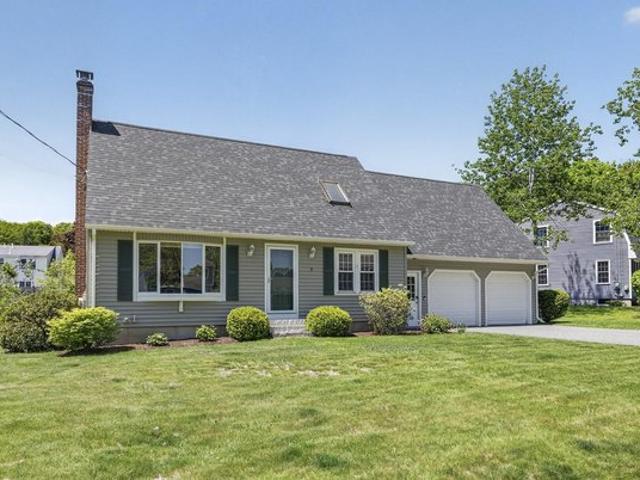3 Pilgrim Ln, Saco, ME 04072